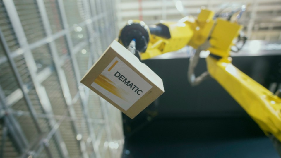 Robotická pracoviště DEMATIC by Linde